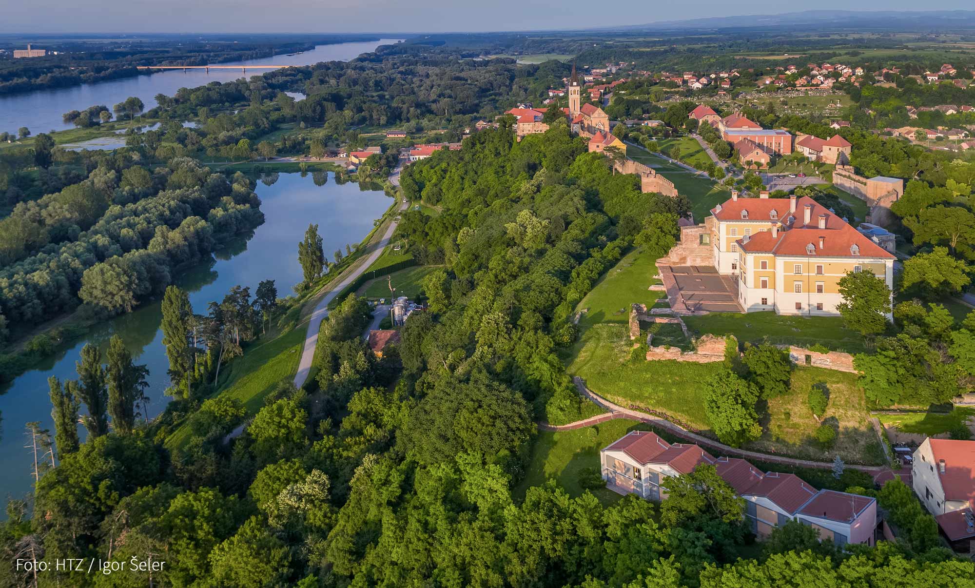 Schloss Odescalchi in Ilok Unterkunft und Appartements in der Nähe ...