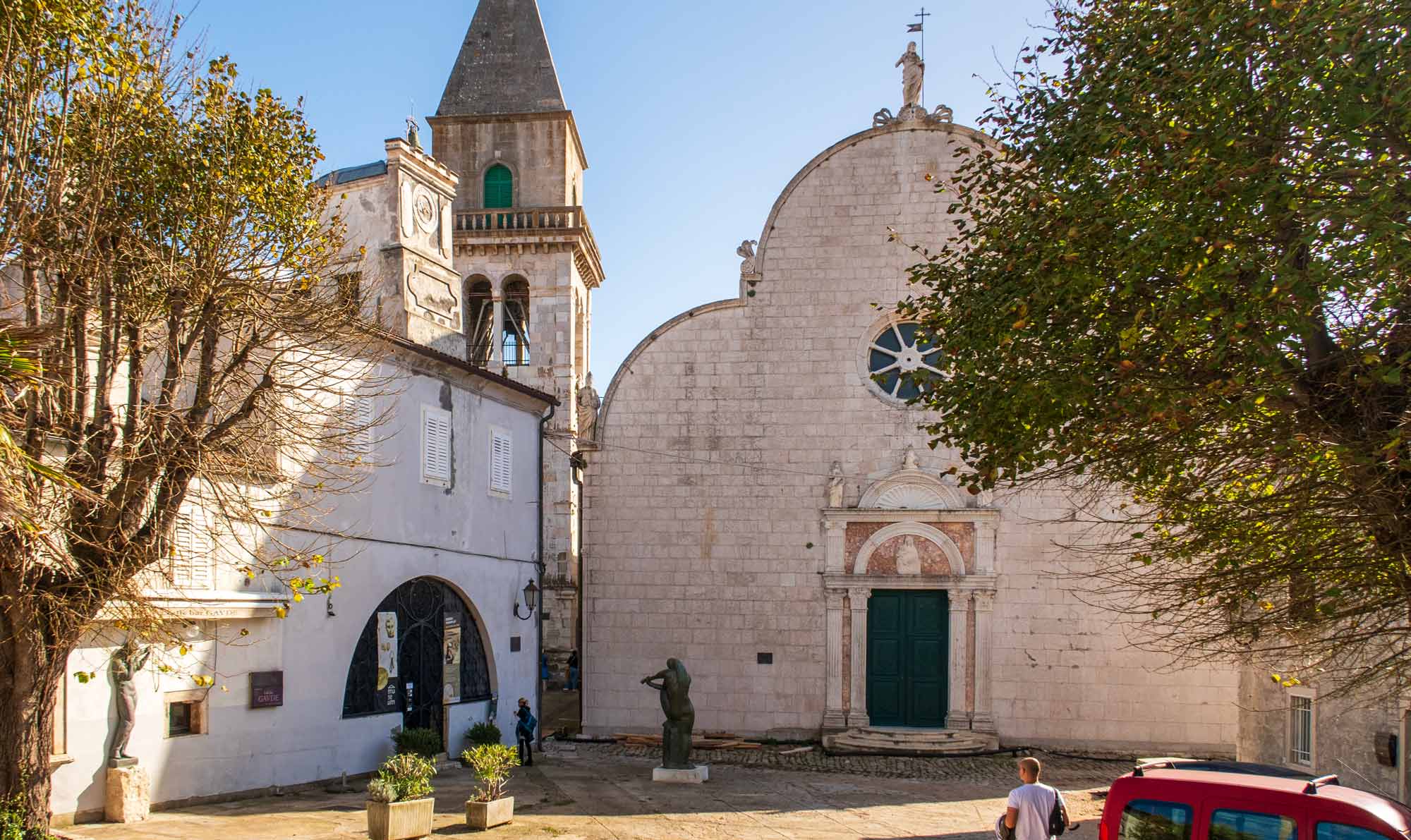 Osor-Kathedrale Unterkunft und Appartements in der Nähe | Direkt ...